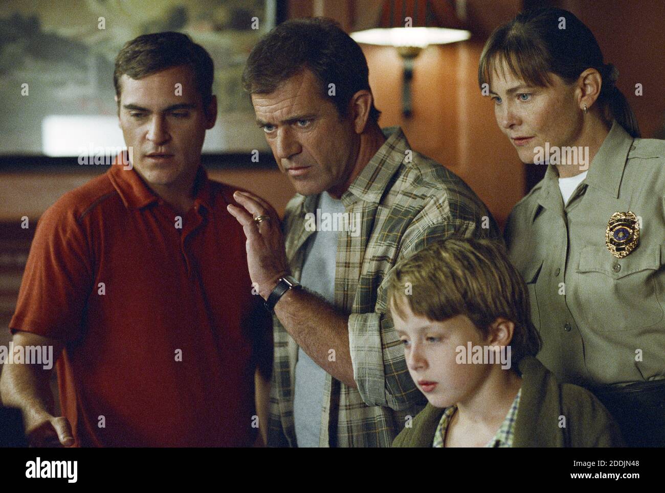 Joaquin Phoenix, Mel Gibson, Rory Culkin, Cherry Jones, "Signs" (2002 ...