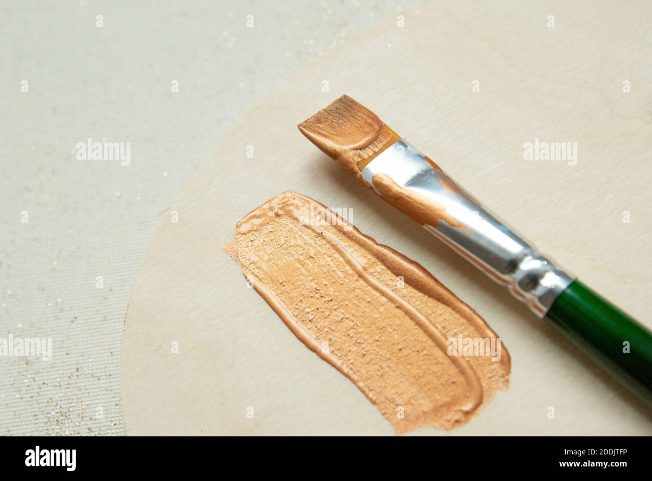 Gold paint stroke hi-res stock photography and images - Alamy