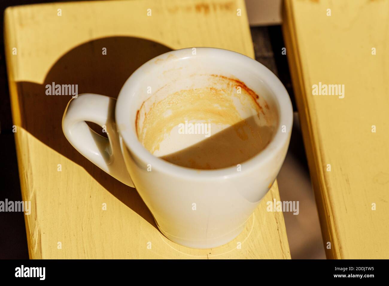 Empty coffee cup wood. Espresso coffee morning empty white cup Stock ...