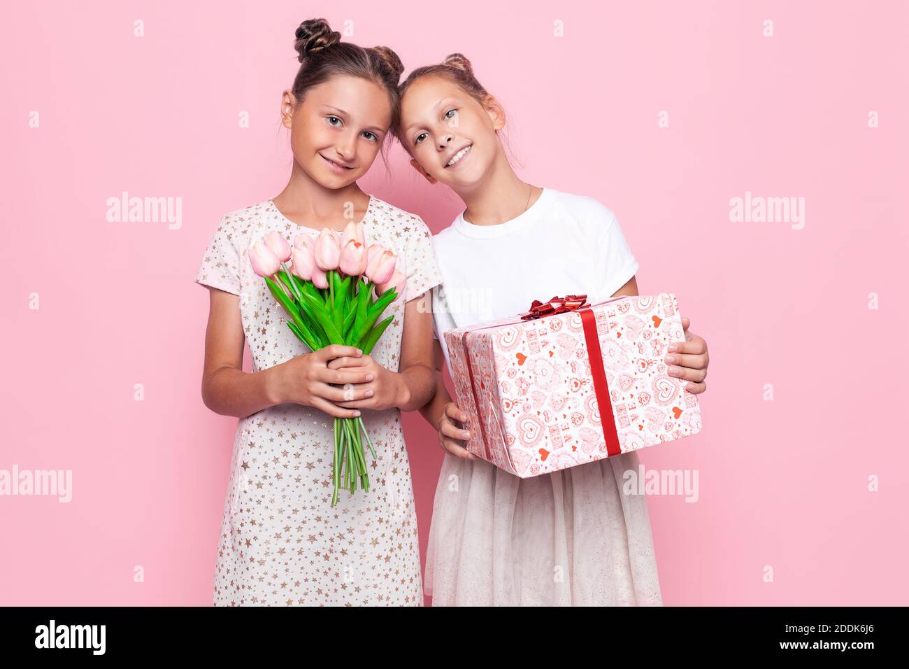 Flowers in girls hands hi-res stock photography and images - Alamy