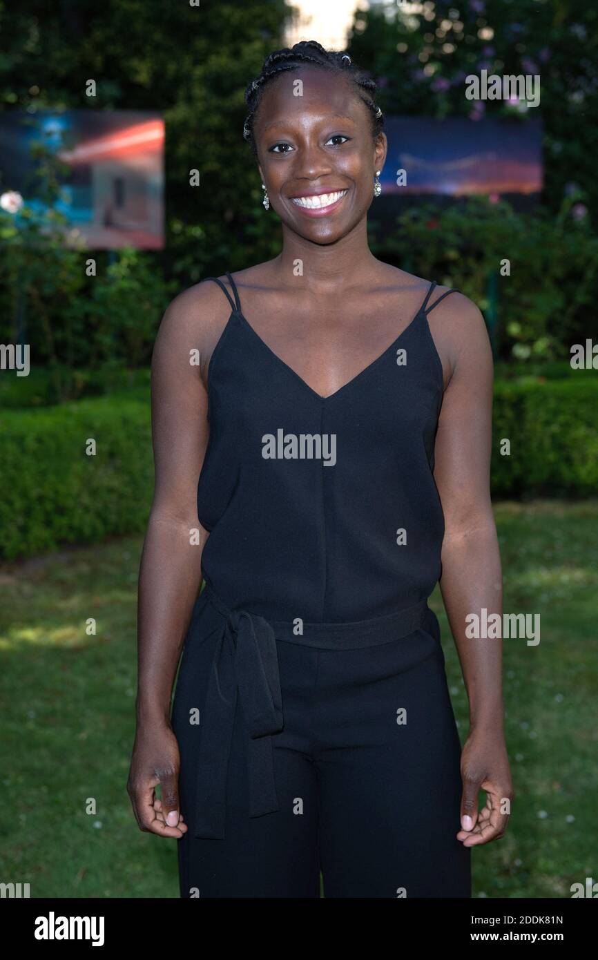 Shani assiste au diner de gala du Comite Francais pour la Sauvegarde de ...