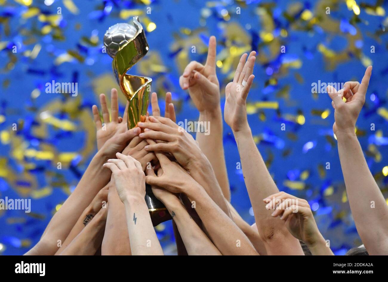Fifa women’s world cup trophy hi-res stock photography and images - Alamy
