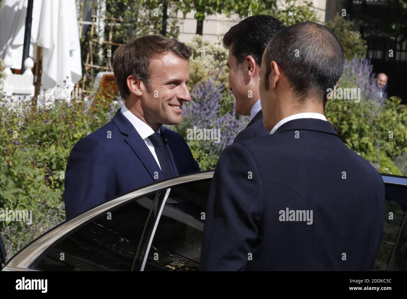 French President Emmanuel Macron greets Netchirvan Barzani, Président ...