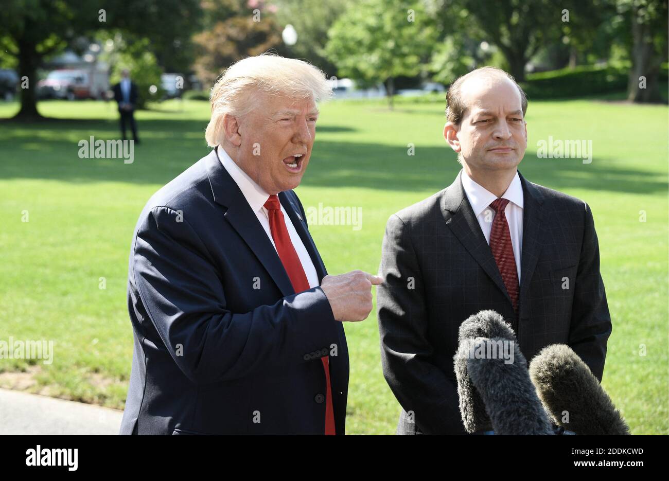 Secretary of labor alex acosta hi-res stock photography and images - Alamy