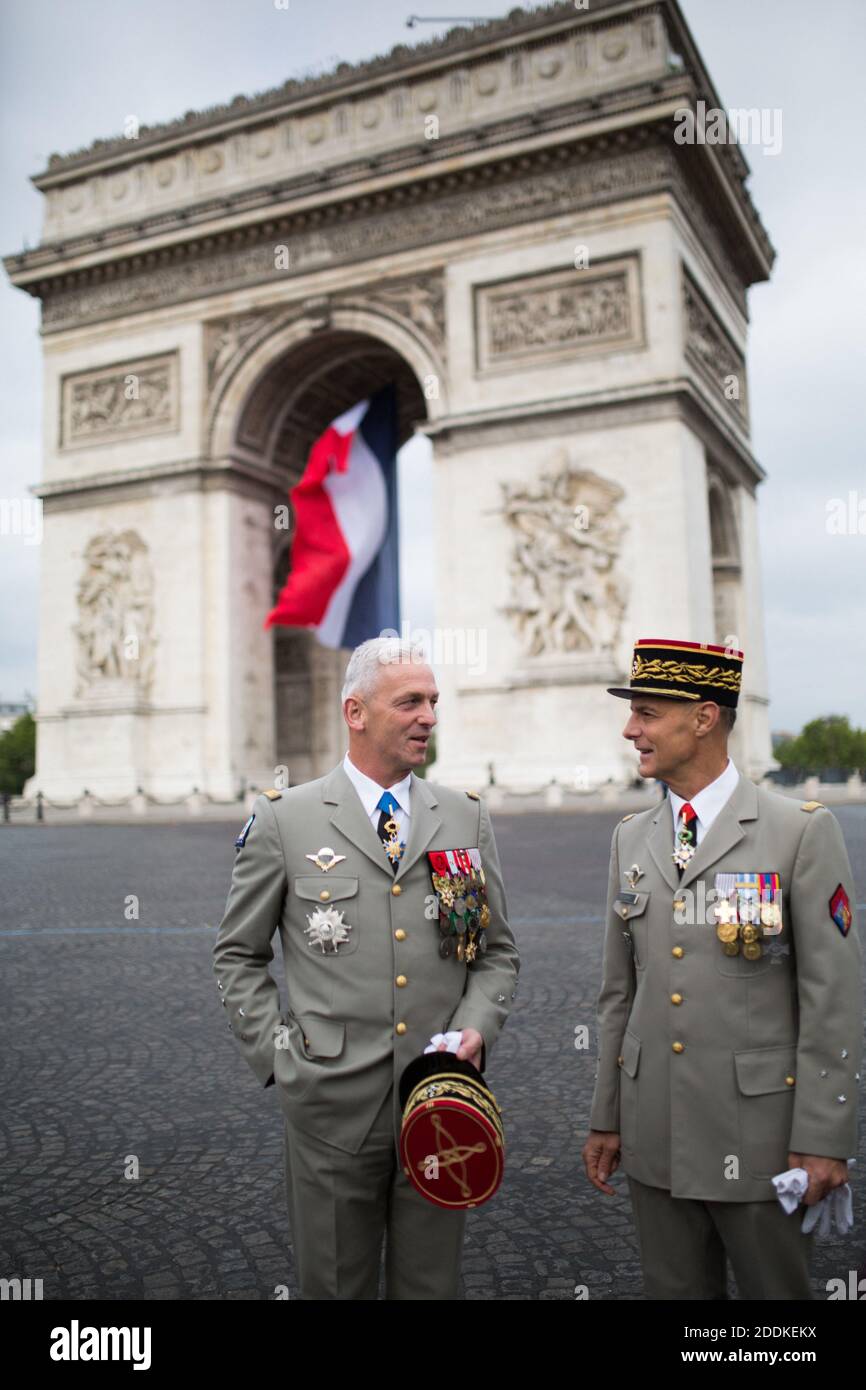 French armies chief of staff general François Lecointre (L) and Paris ...