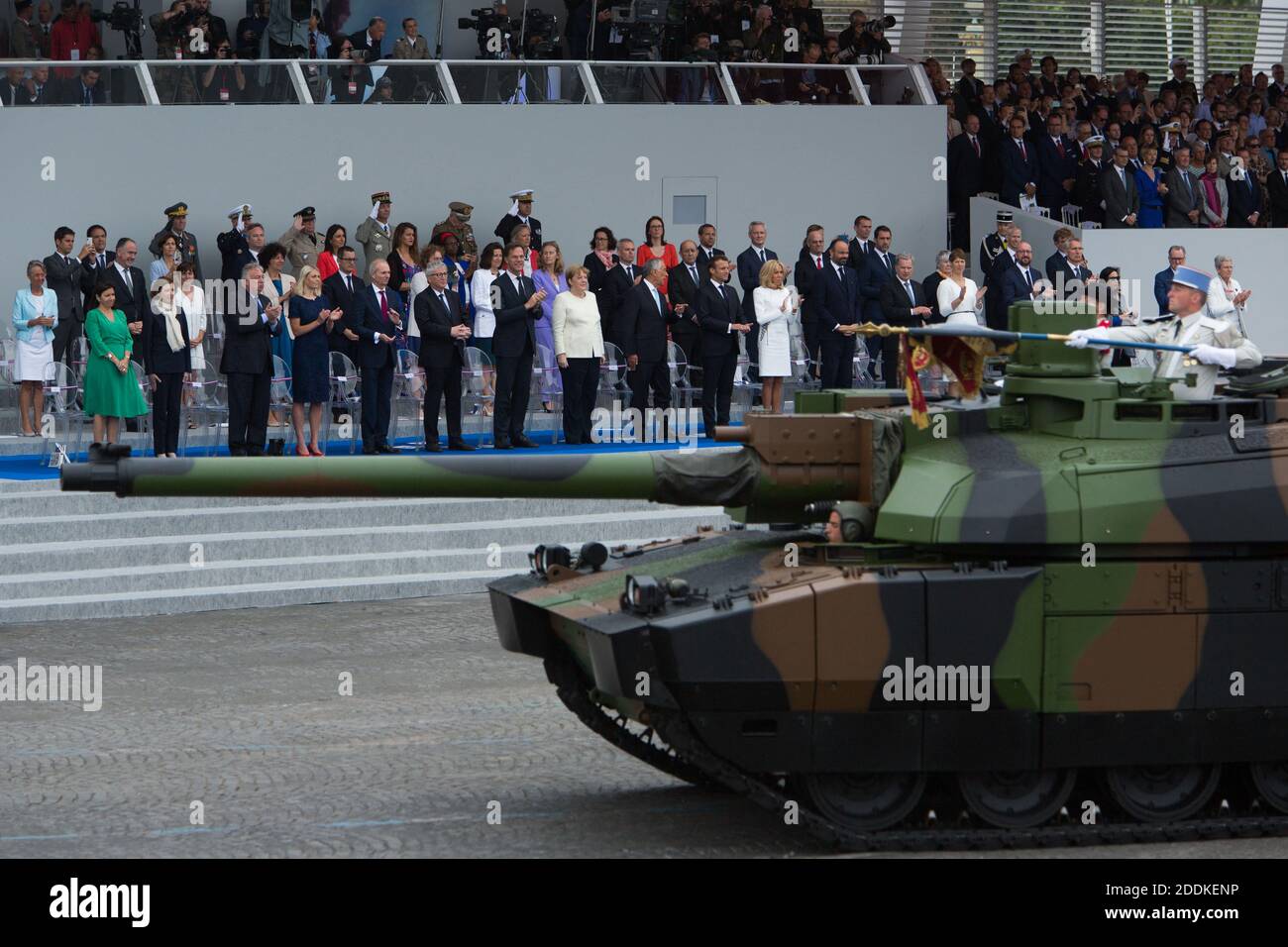 Bastille day parade tanks hi-res stock photography and images - Alamy
