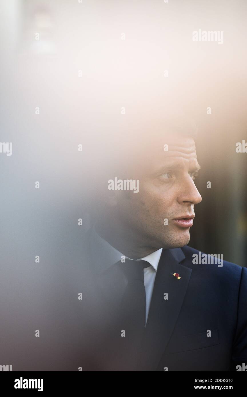 PORTRAIT : French President Emmanuel Macron looks at the Elysee ...