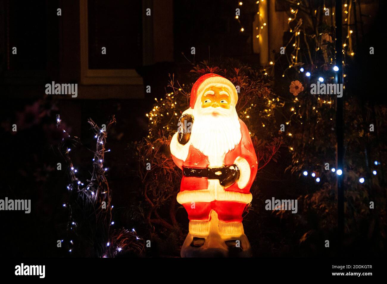 Santa uk 2020 hi-res stock photography and images - Alamy
