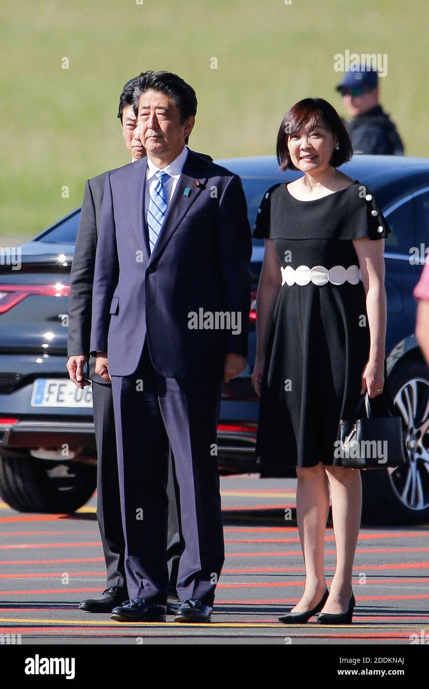 Prime minister of Japon Shinzo Abe and his wife Akie Abe arrives in ...