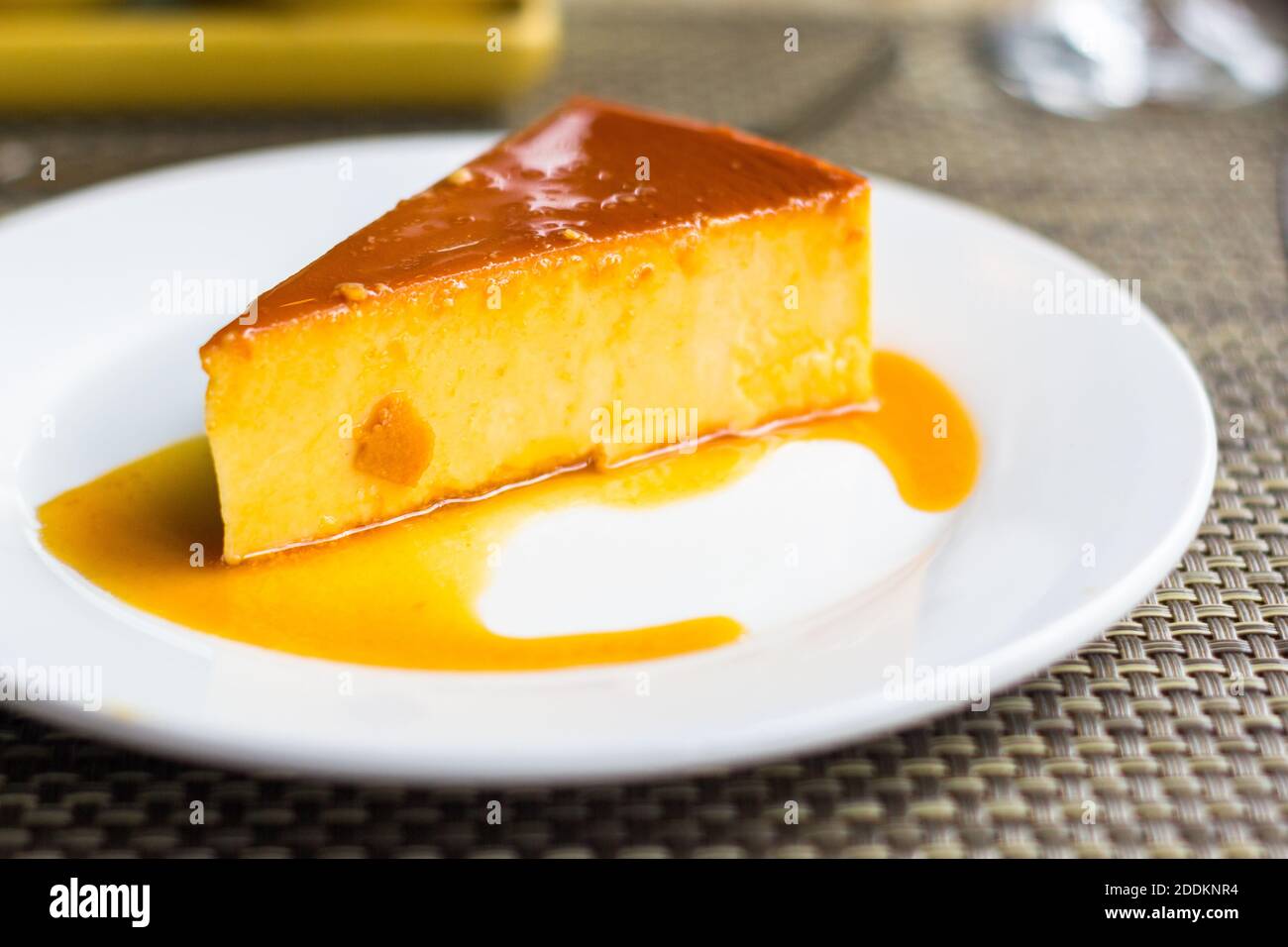 Filipino leche flan hi-res stock photography and images - Alamy