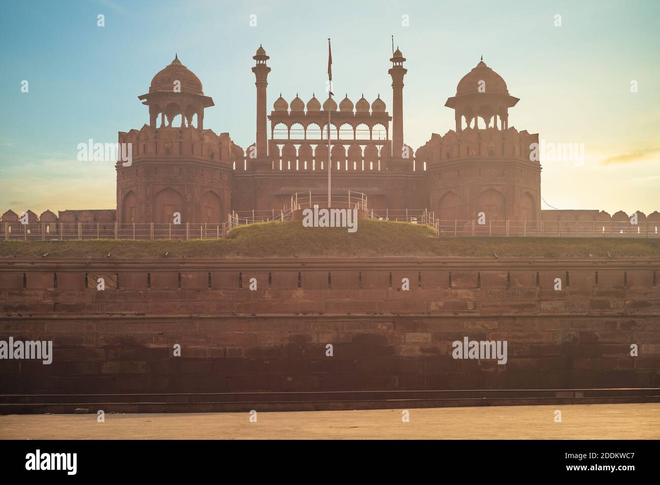 Delhi red fort entrance gate hi-res stock photography and images - Alamy