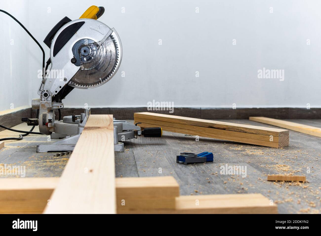 Miter saw cutting timber hi-res stock photography and images - Alamy