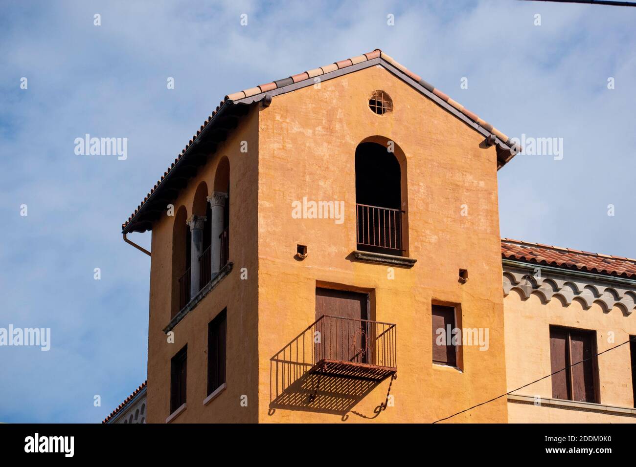 Old historic house with colonial architecture Stock Photo - Alamy