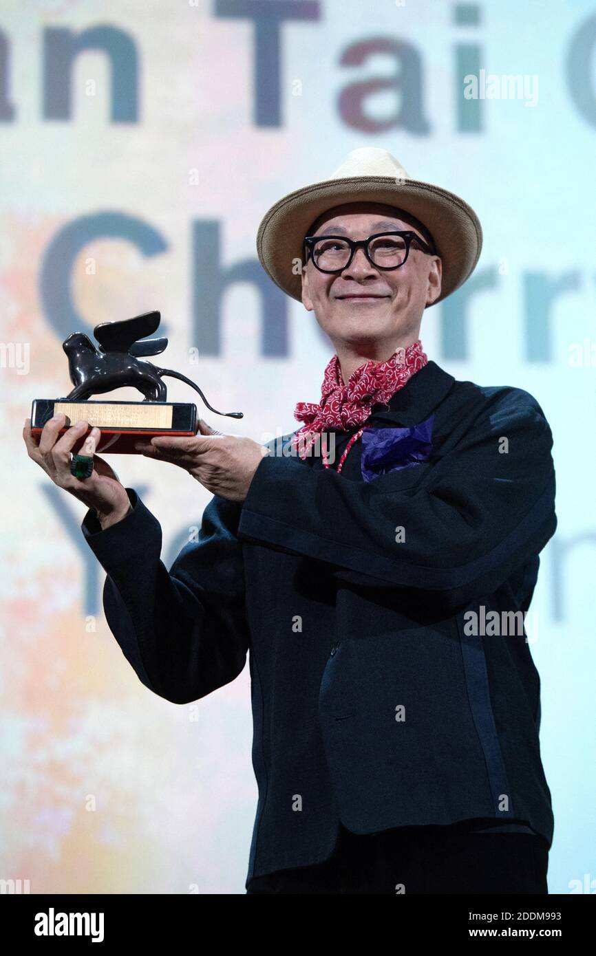 Yonfan receives the Award for Best Screenplay for No.7 Cherry Lane ...