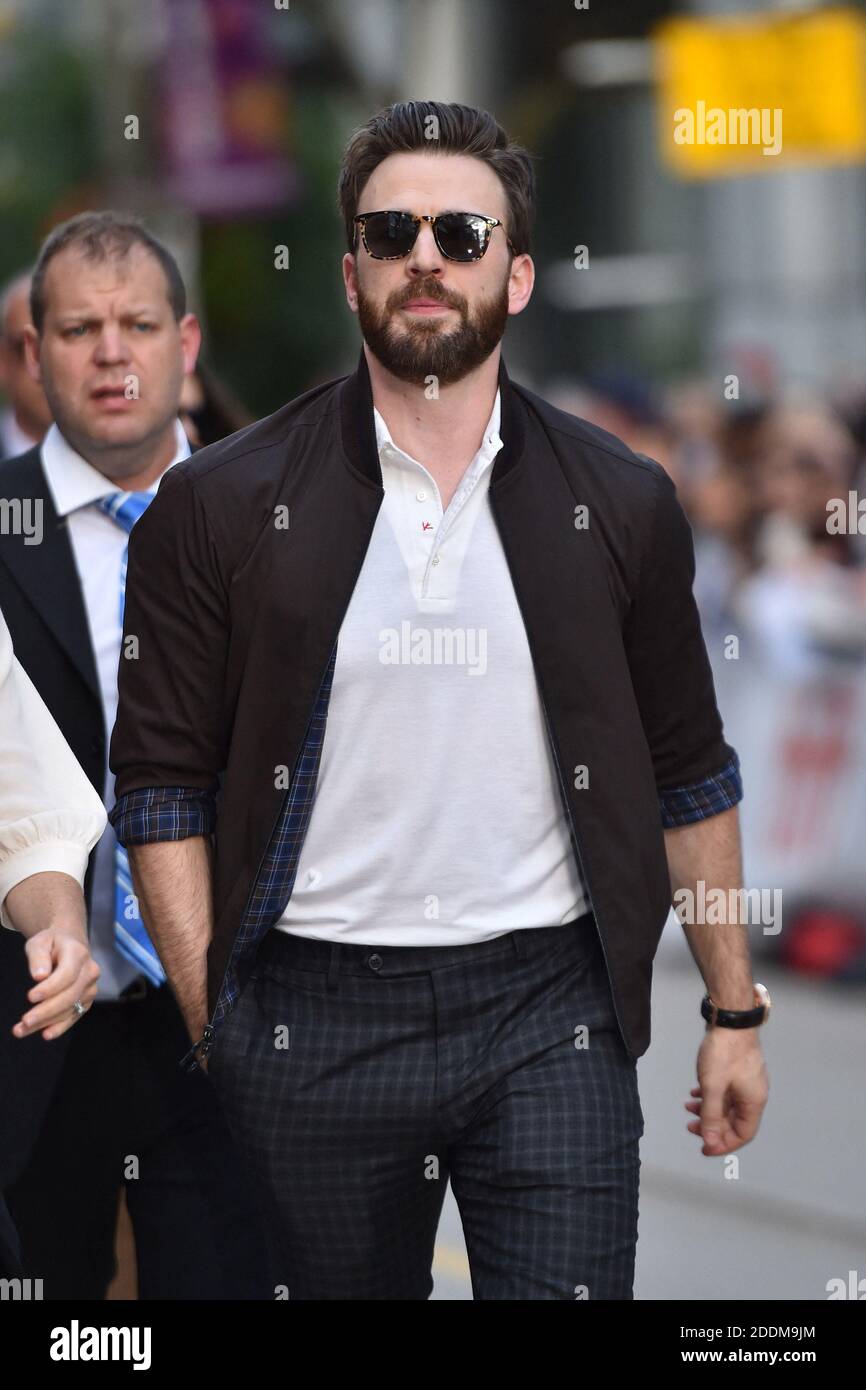 Chris Evans attends the "Knives Out" premiere during the 2019 Toronto ...