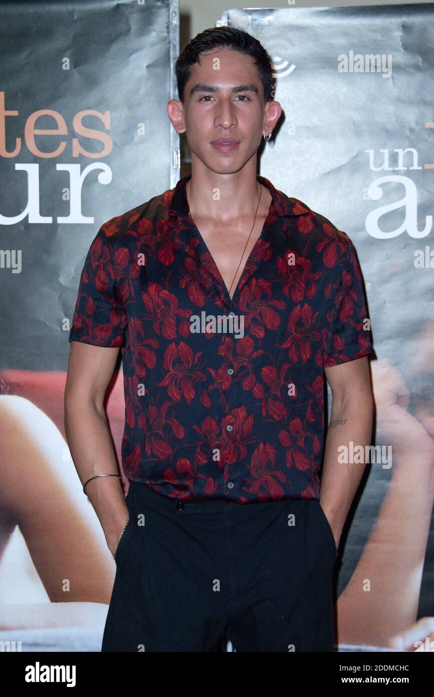 Exclusive. Jonathan Eap participe a la Premiere du film Tu Merites Un ...