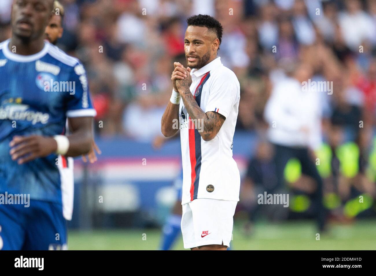 Neymar JR of Paris Saint-Germain in action during the Ligue 1 match ...