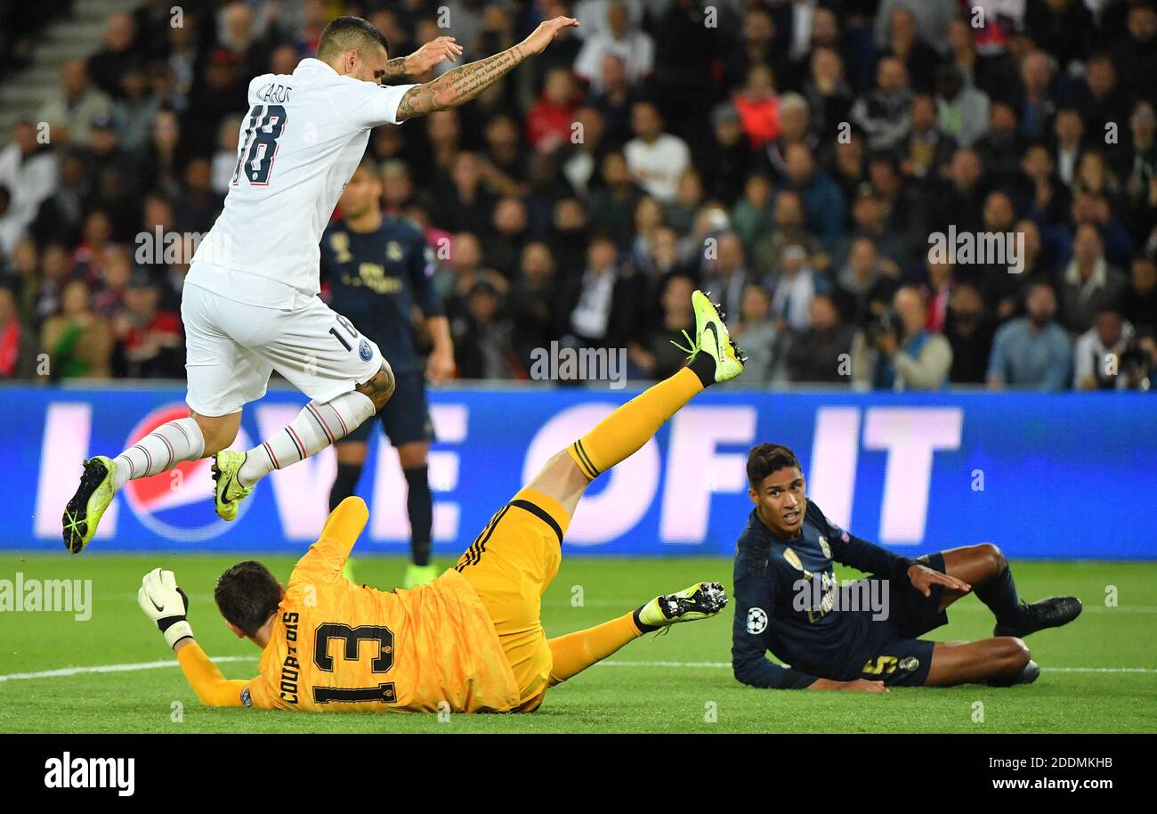 Real’s Raphael Varane and PSG's Mauro Icardi during the UEFA Champions ...