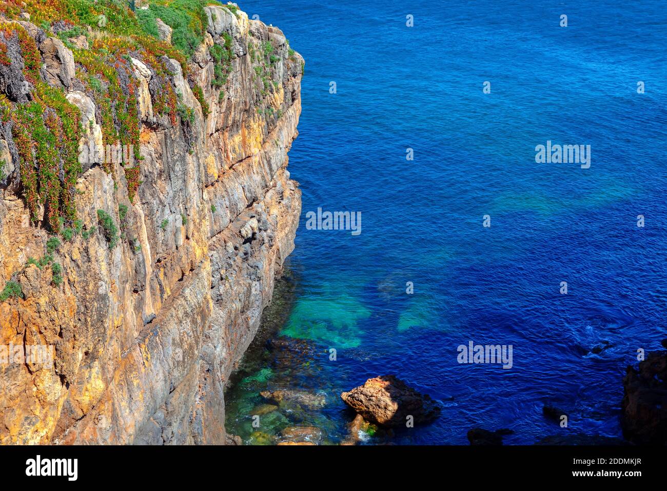 Atlantic Ocean Coastal Cliff . Natural Shoreside Crag Stock Photo - Alamy
