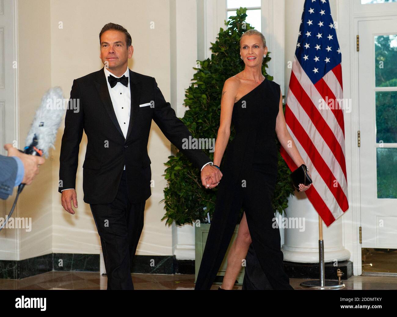 Lachlan murdoch and wife sarah murdoch hi-res stock photography and ...