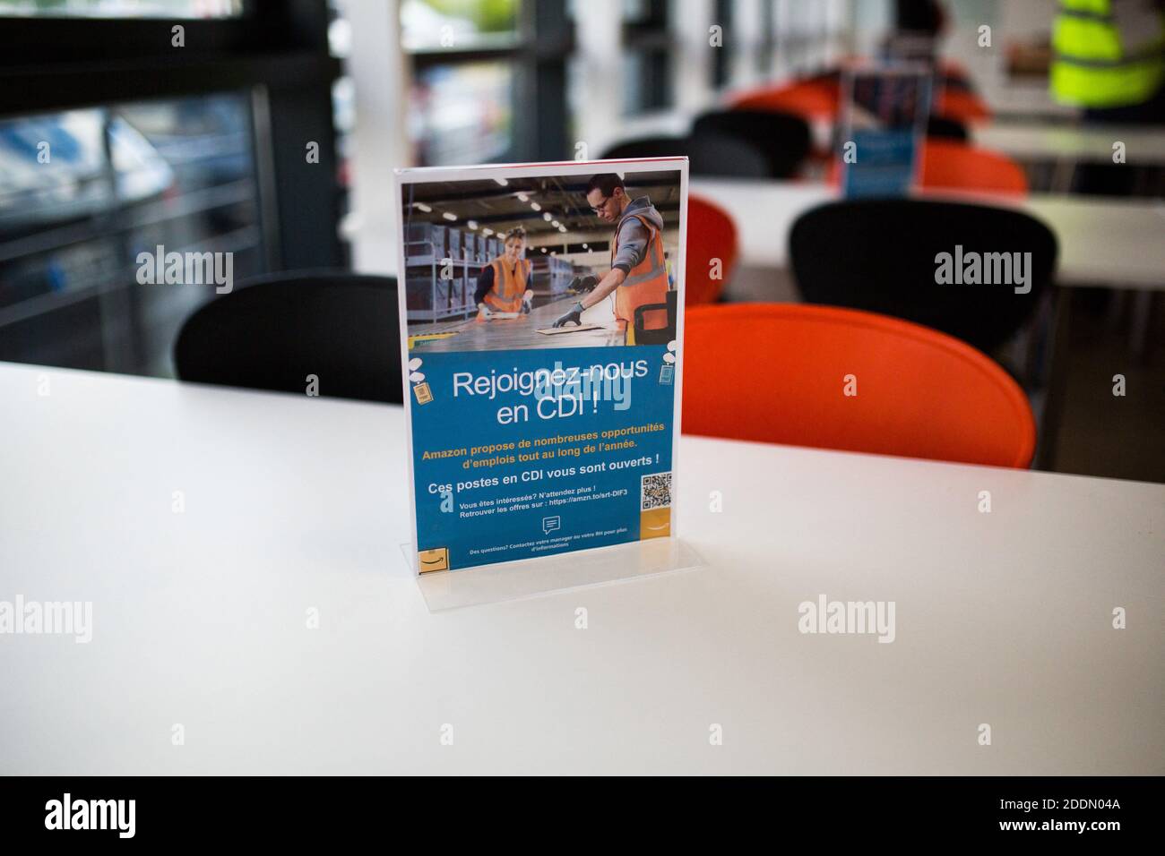 Amazon logistics logo hi-res stock photography and images - Alamy