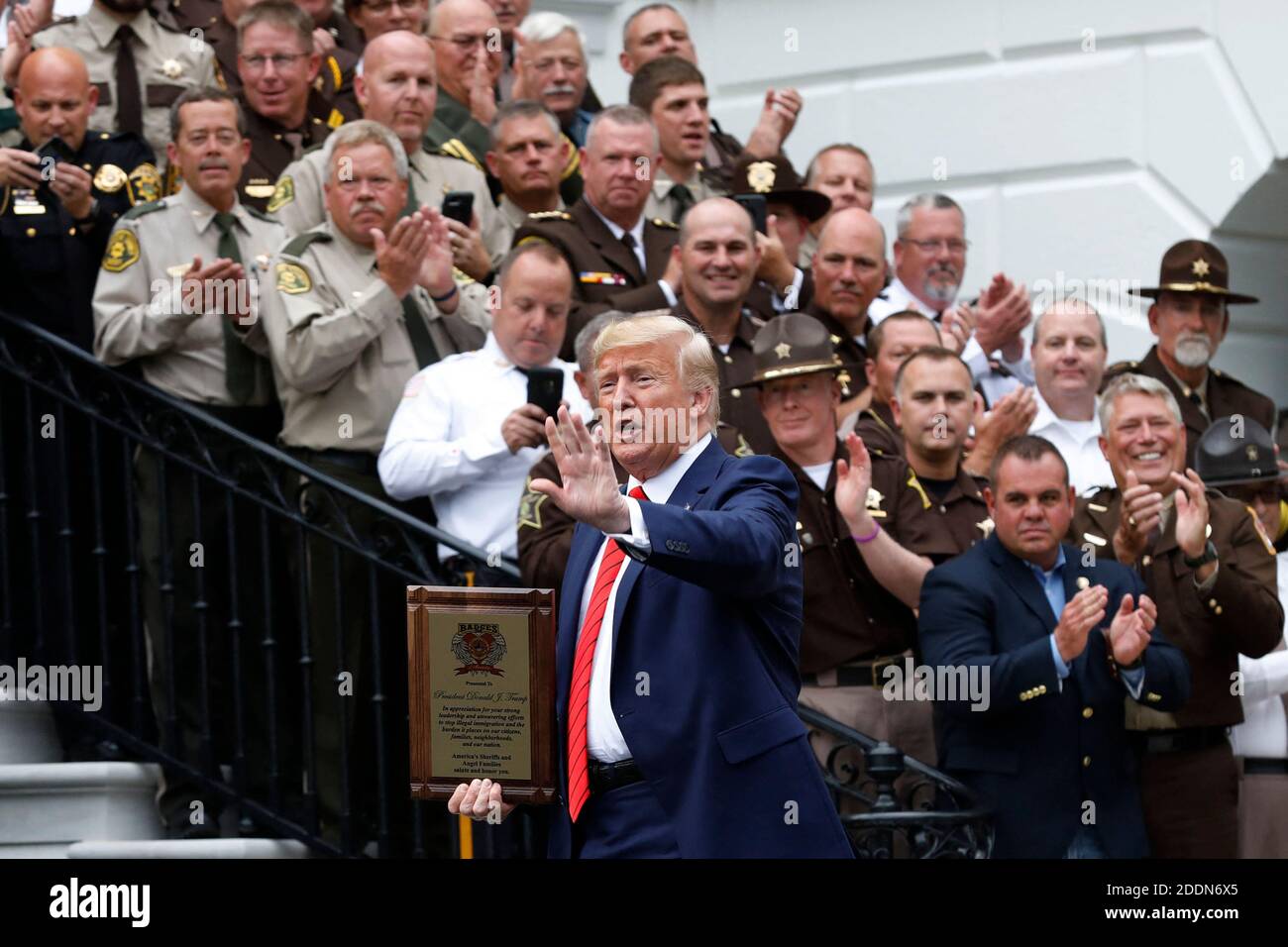 Appreciation plaque hi-res stock photography and images - Alamy