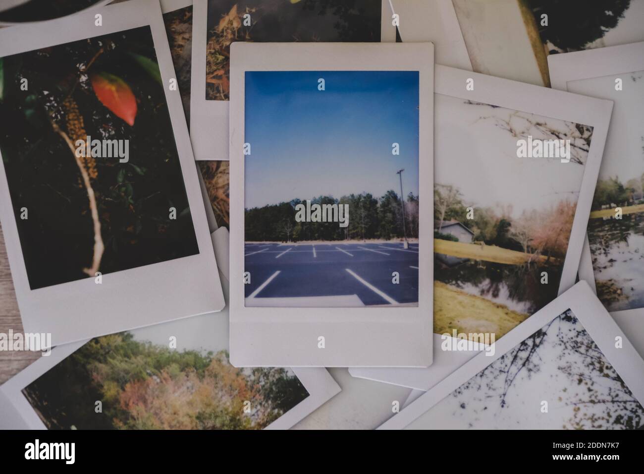Polaroid pictures pile hi-res stock photography and images - Alamy