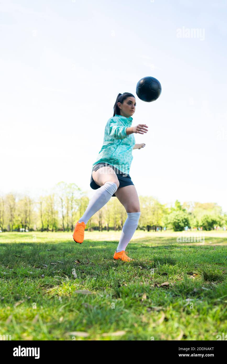 Soccer skills hi-res stock photography and images - Alamy