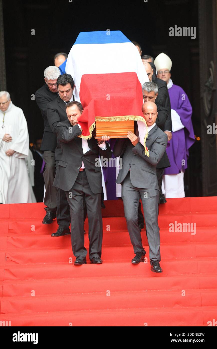 Casket funeral 1995 hi-res stock photography and images - Alamy