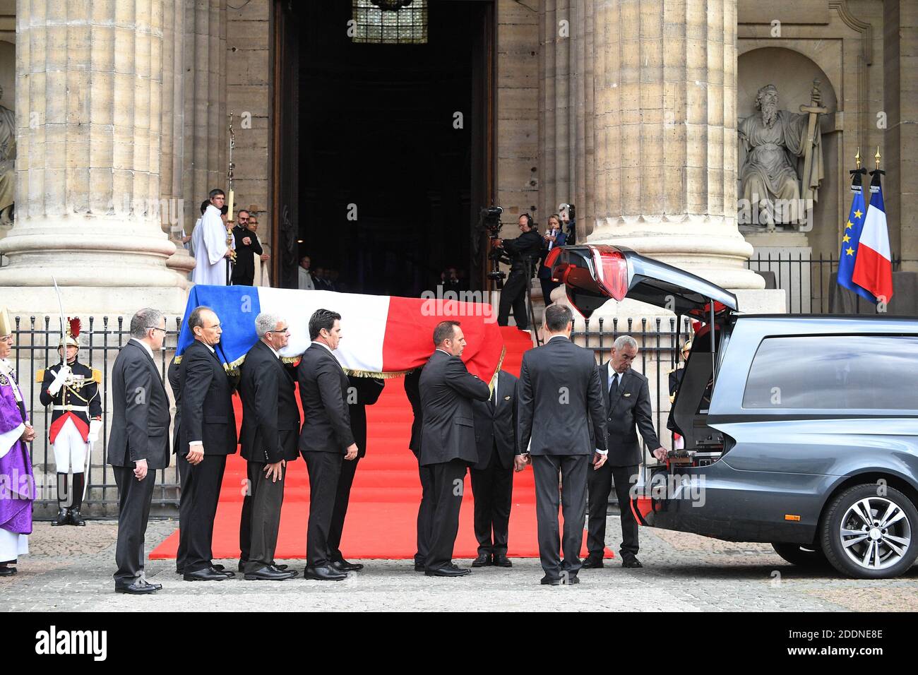 Casket funeral 1995 hi-res stock photography and images - Alamy