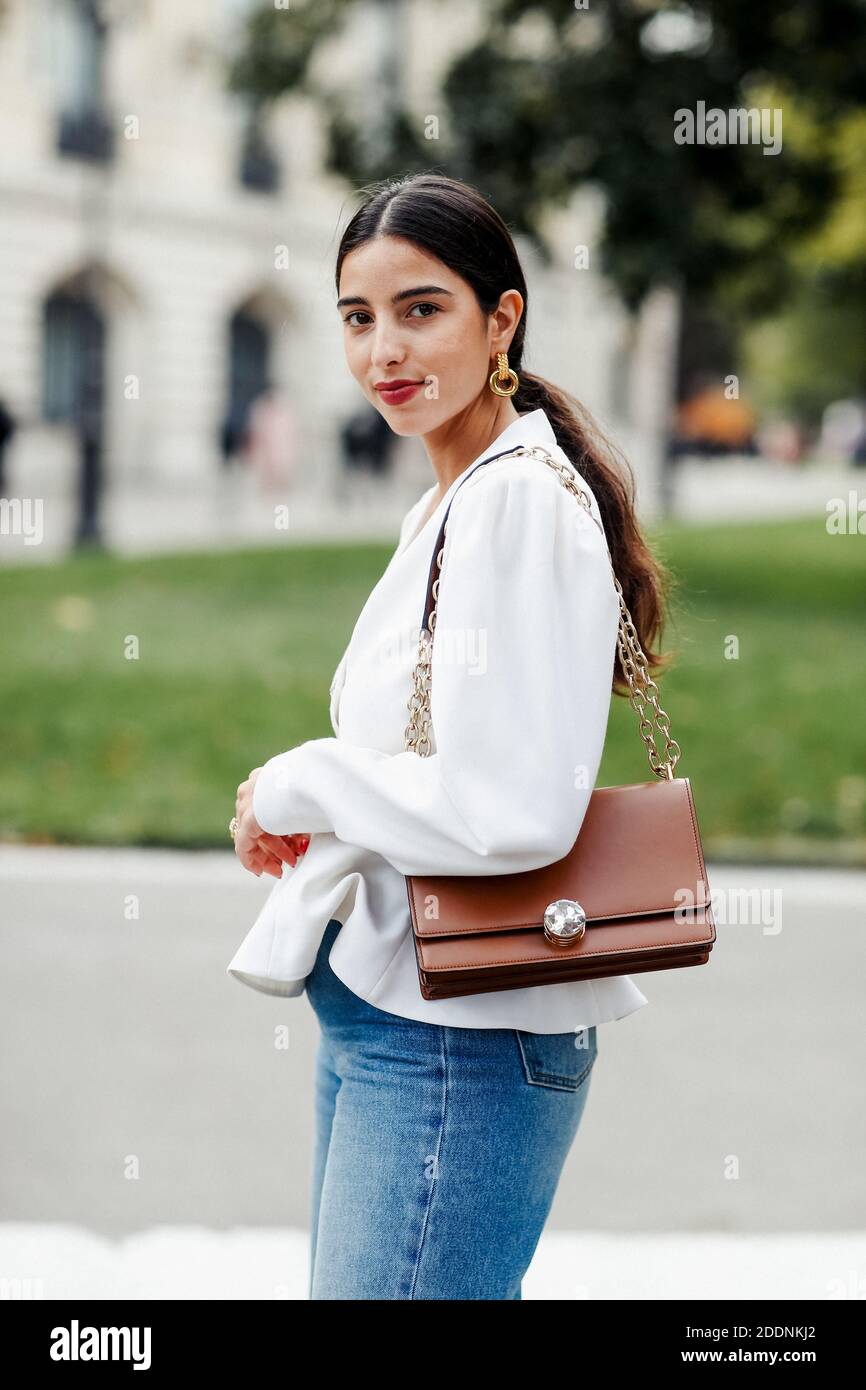 Street style, Bettina Looney arriving at Elie Saab Spring-Summer 2020 ...