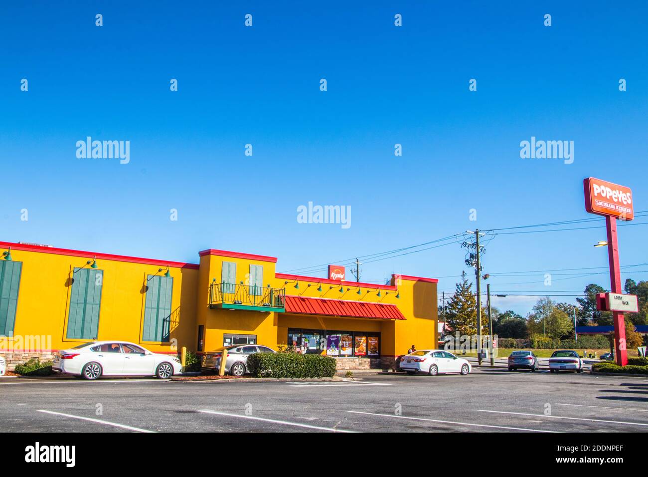 Augusta, Ga USA - 11 25 20: Popeyes fast food restaurant drive thru and ...