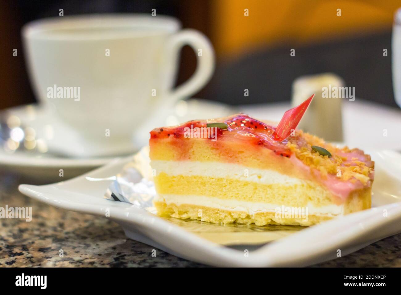 Japanese cake hi-res stock photography and images - Alamy