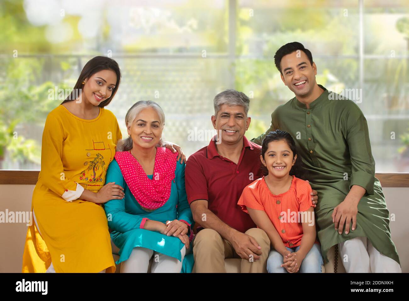 Joint family hi-res stock photography and images - Alamy