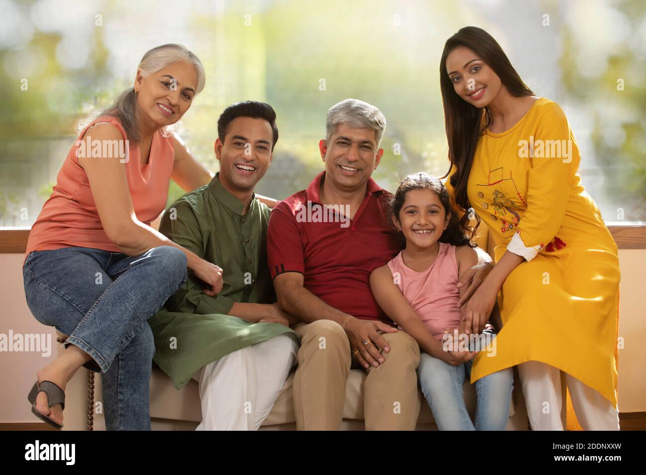 Joint family hi-res stock photography and images - Alamy