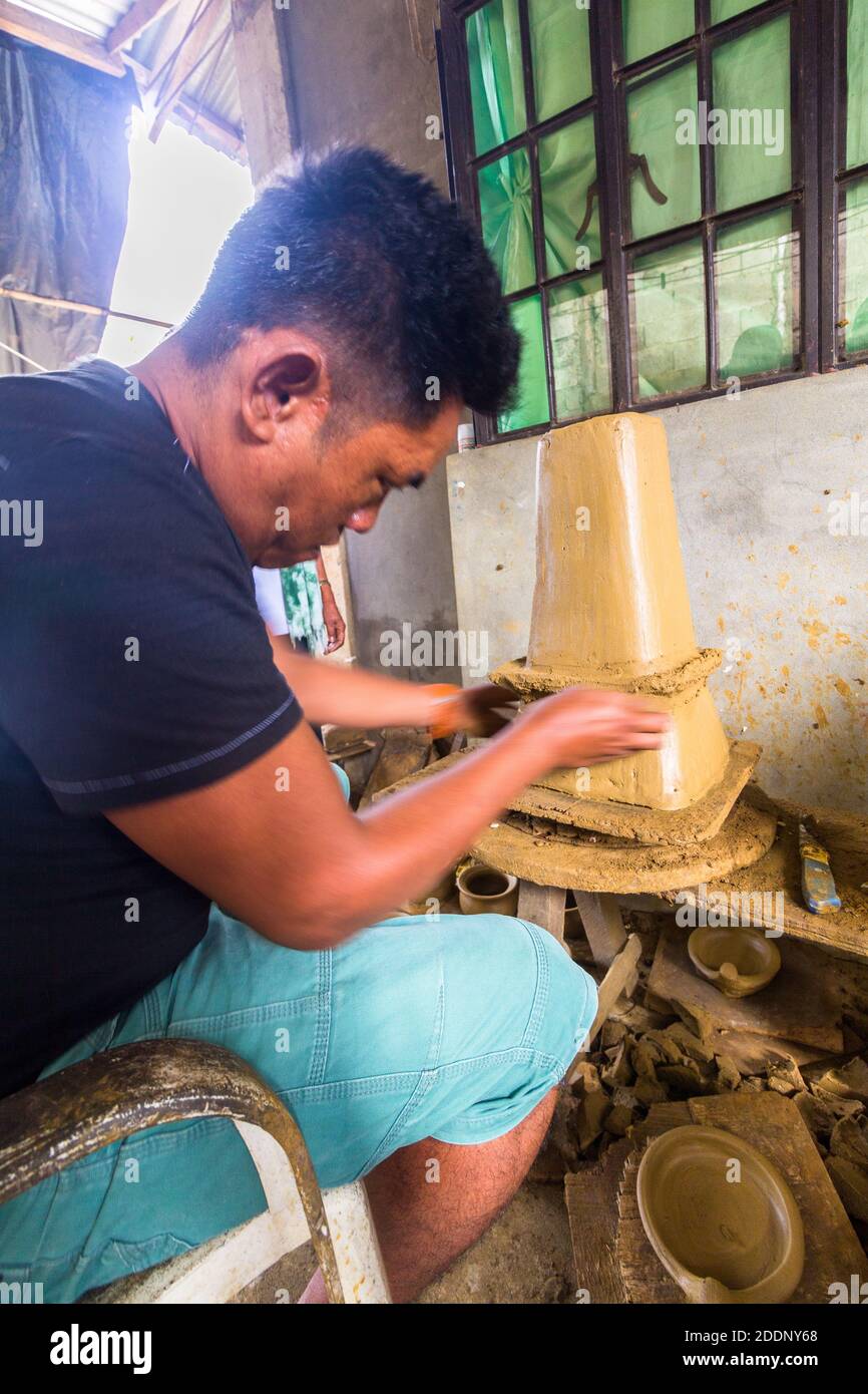 Local pottery making in Piat, Cagayan, Philippines Stock Photo - Alamy