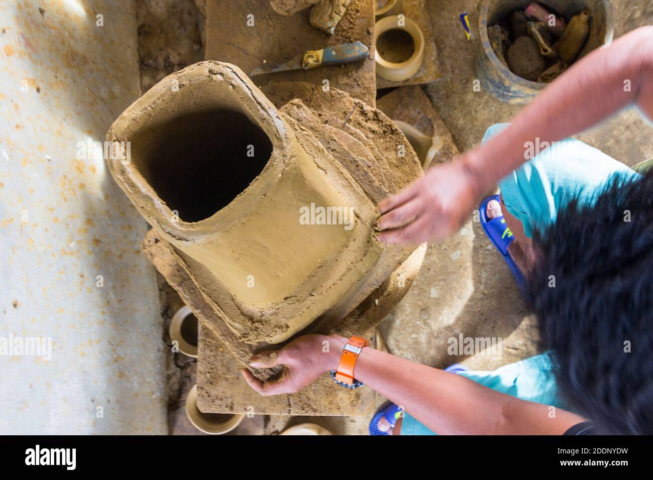 Local pottery making in Piat, Cagayan, Philippines Stock Photo - Alamy