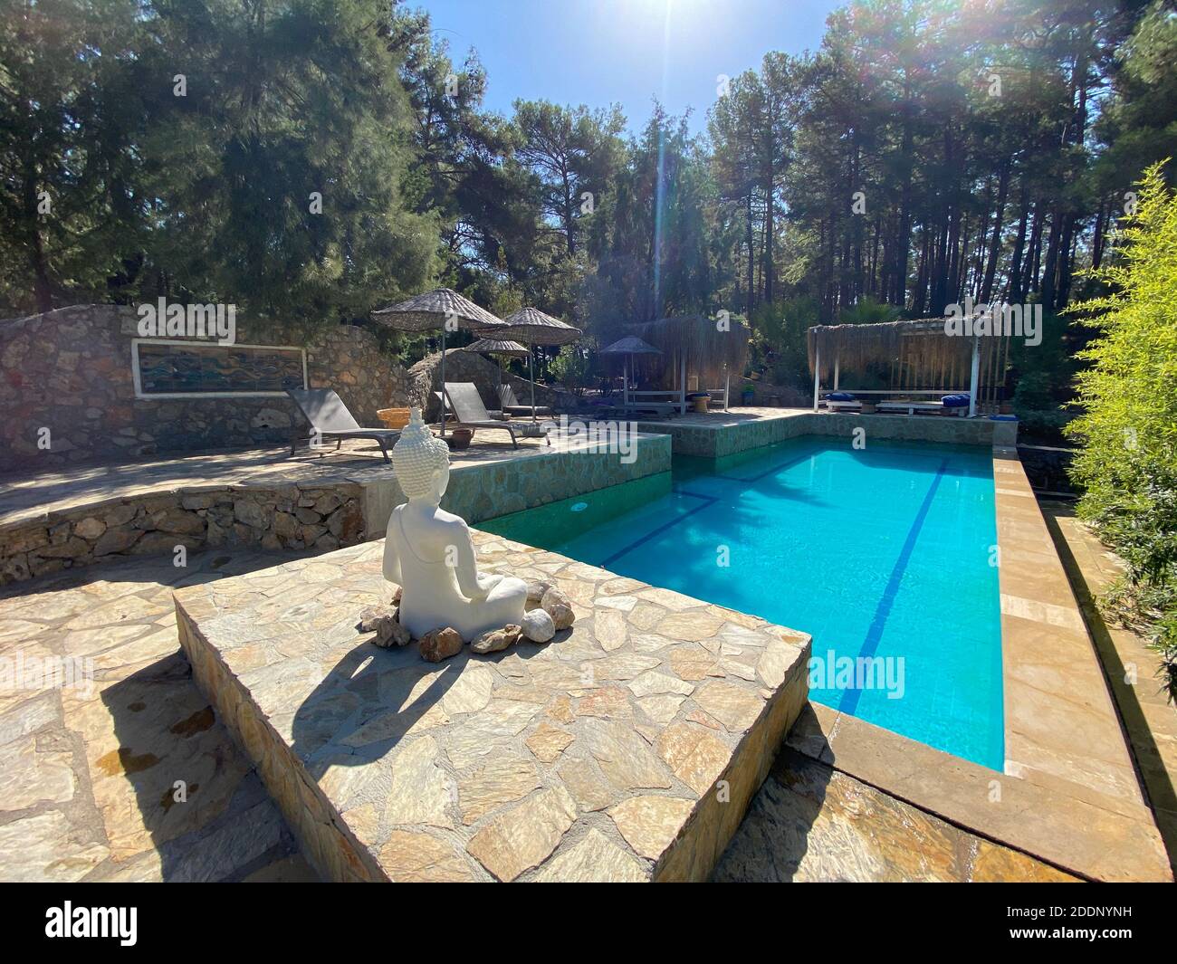 Pagoda hotel hi-res stock photography and images - Alamy