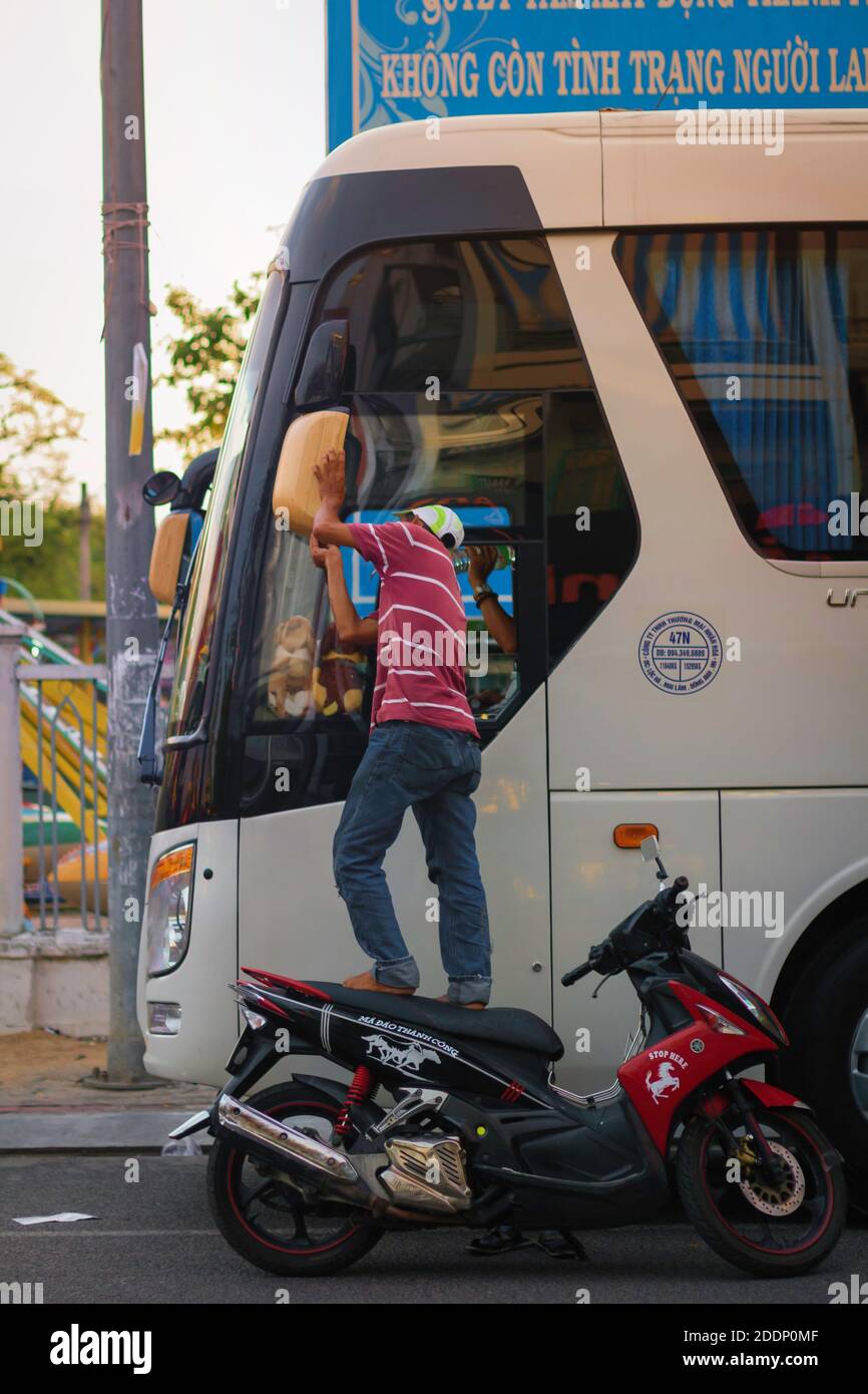 Bus dreiver hi-res stock photography and images - Alamy