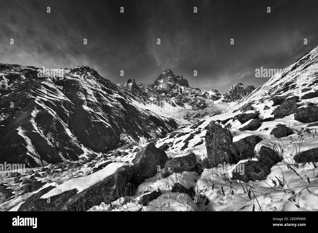 White mountain peaks in Black and White Stock Photos & Images - Alamy