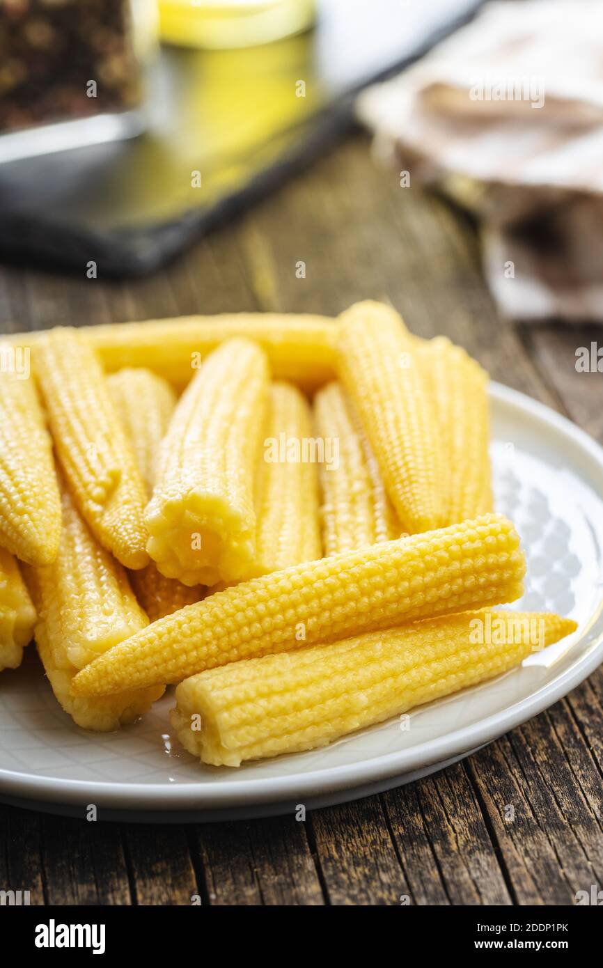Ripe yellow fresh young corn hi-res stock photography and images - Alamy