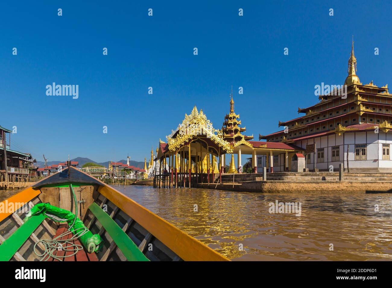 Long tail boat inle lake hi-res stock photography and images - Alamy