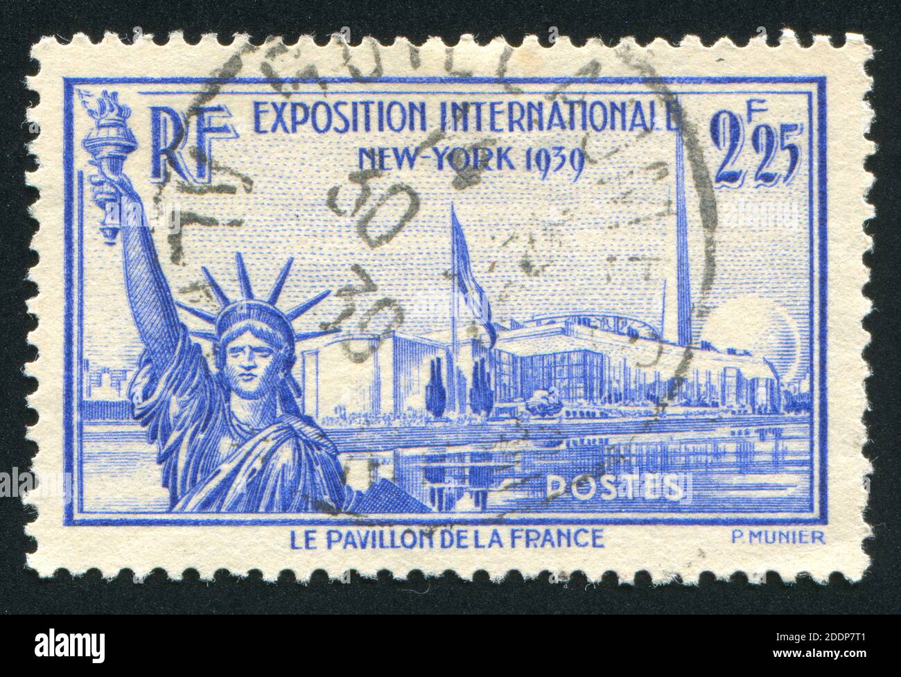 FRANCE - CIRCA 1939: stamp printed by France, shows Statue of Liberty ...