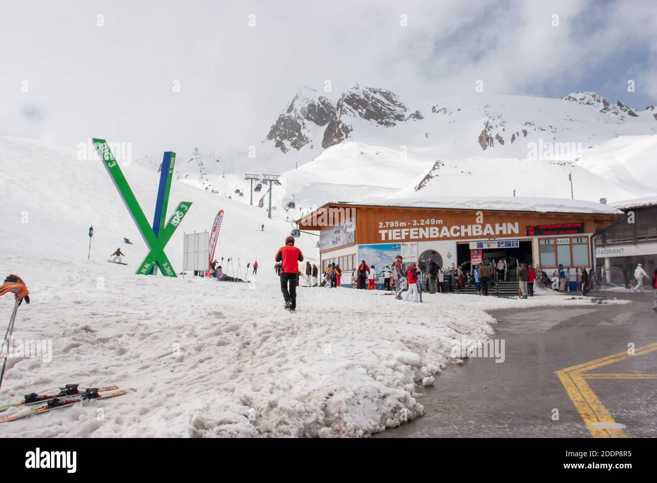 Soelden, Austria- May, 2008: Beautiful spring day in Soelden Glacier ...