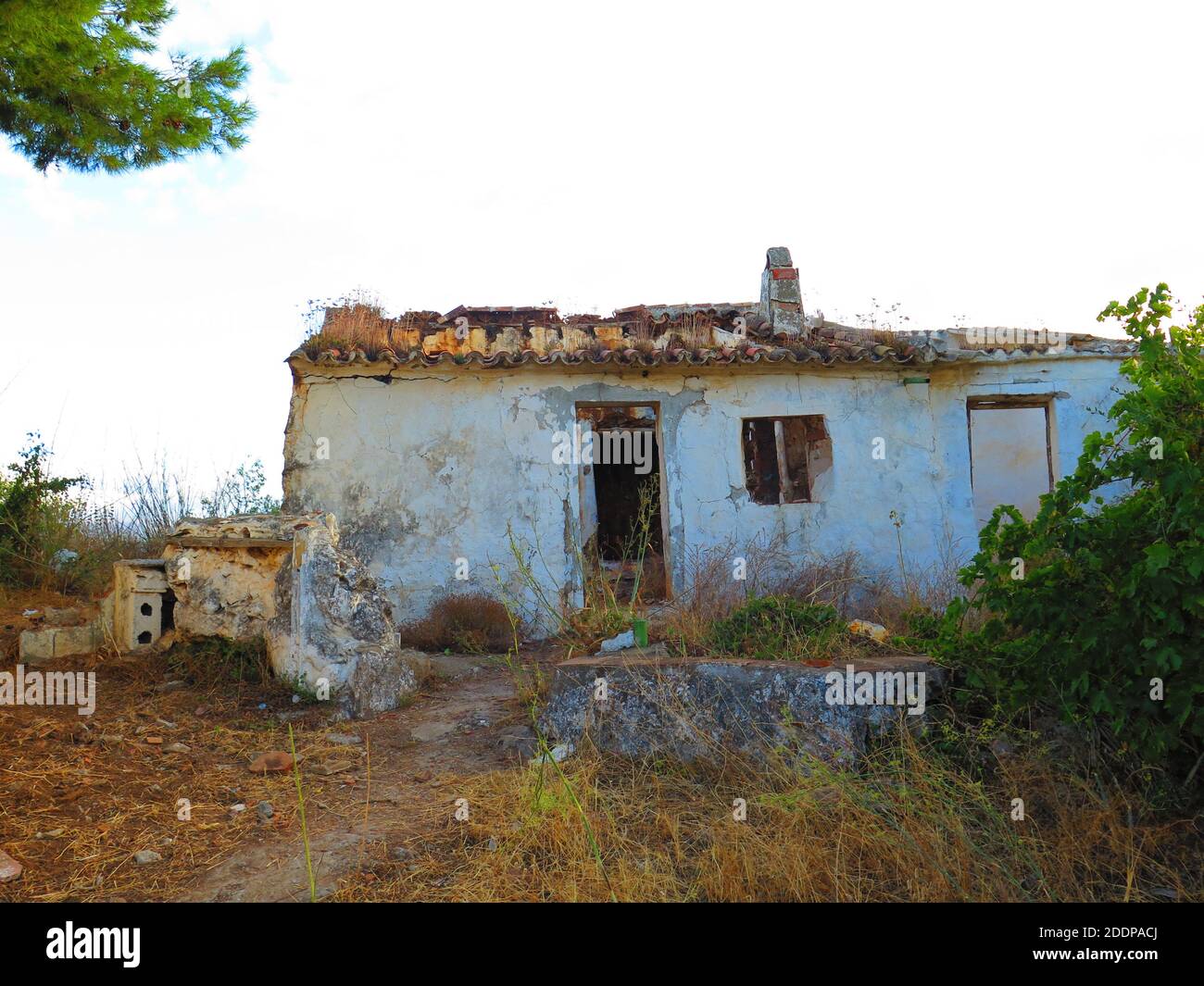 Ruined Farm House High Resolution Stock Photography and Images - Alamy