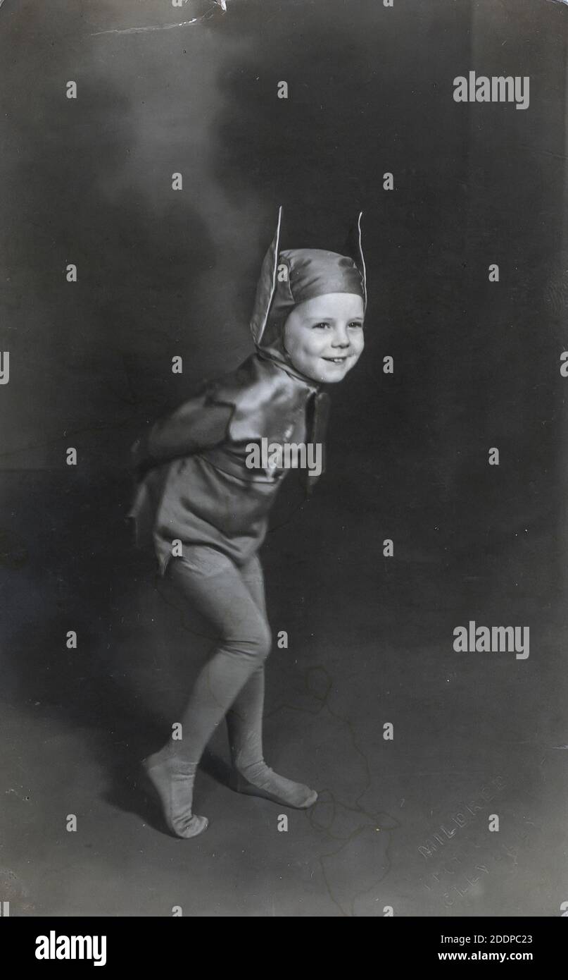 Pixie costume hi-res stock photography and images - Alamy