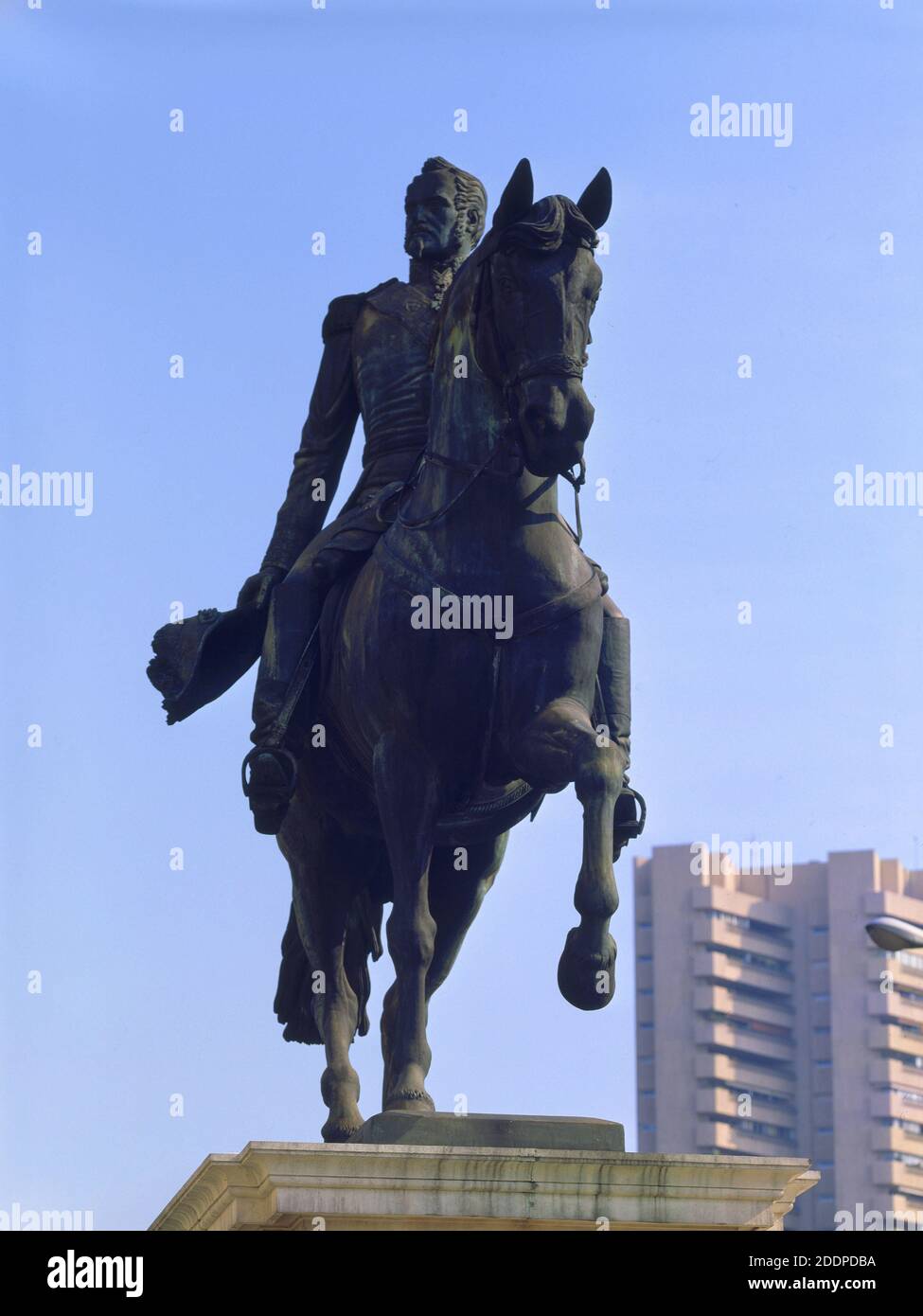 ESTATUA ECUESTRE DEL GENERAL ESPARTERO EN LA CALLE ALCALA INAUGURADA EN ...