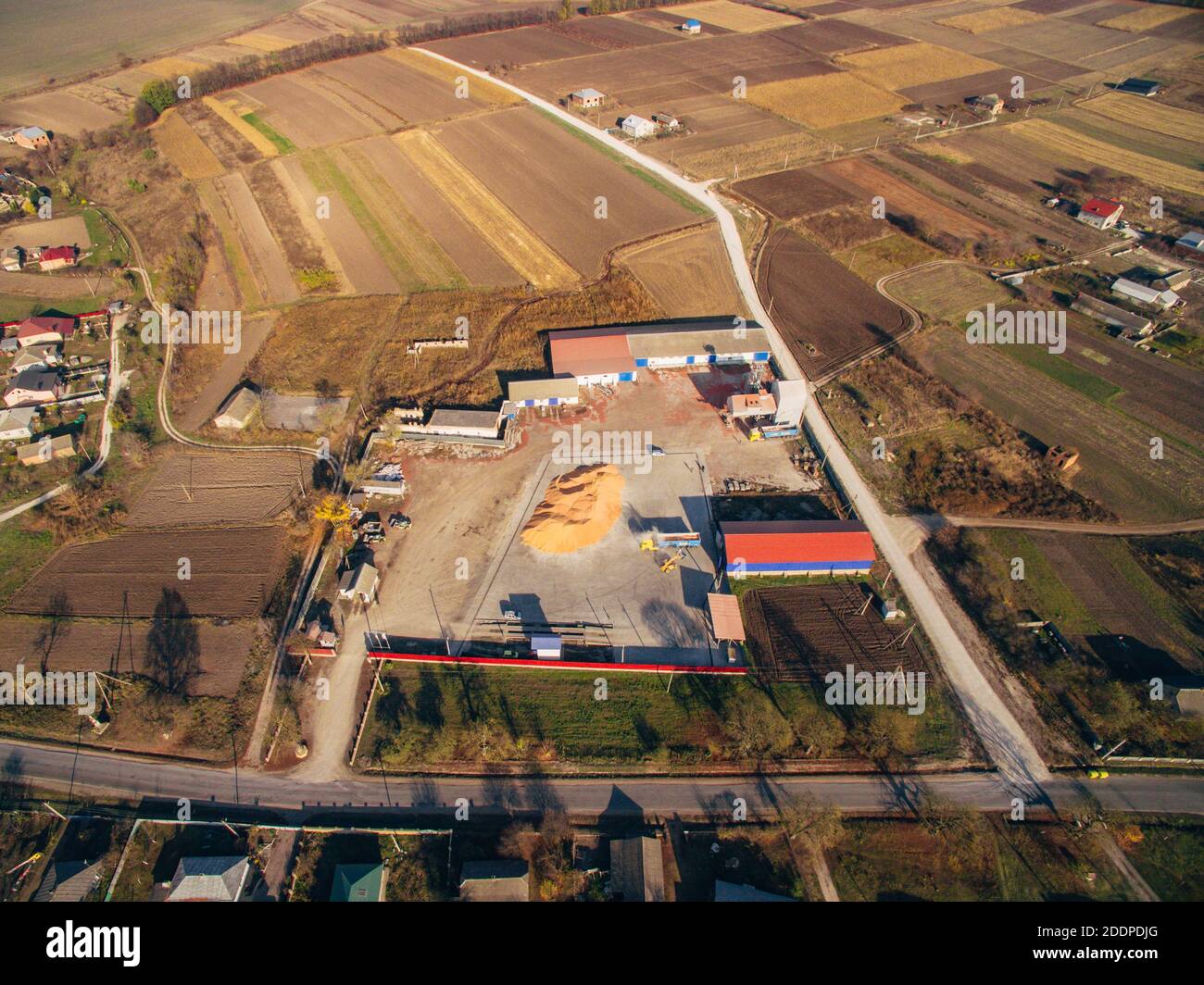 Grain warehouse hi-res stock photography and images - Alamy