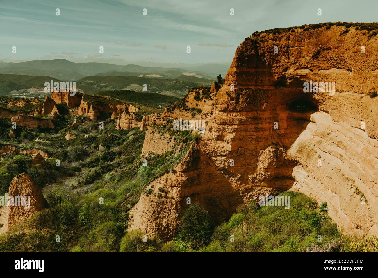 ancient remains of gold mines of Medulas de León Stock Photo - Alamy