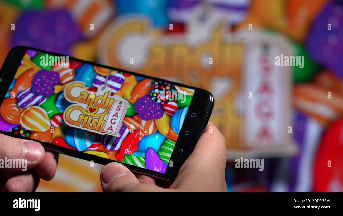 Los Angeles, California, USA - 21 February 2019: Hands holding a ...